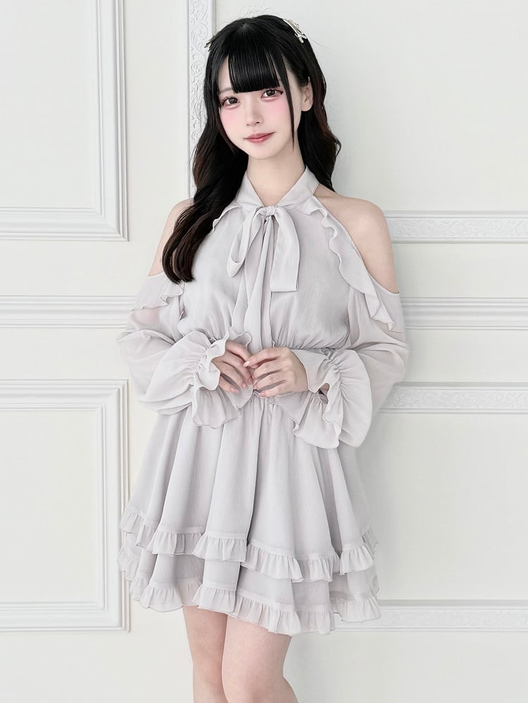 Angel & Edge – Graues Kleid mit ausgeschnittenen Schultern und ...